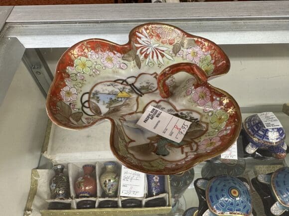 Shop 18 - Asian Antiques, Art Prints & Collectibles | Pacific Antiques Mall