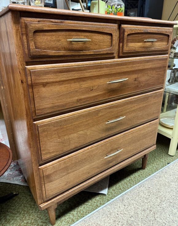 Vintage Antique Furniture - Tacoma, Fife - Pacific Antiques Mall